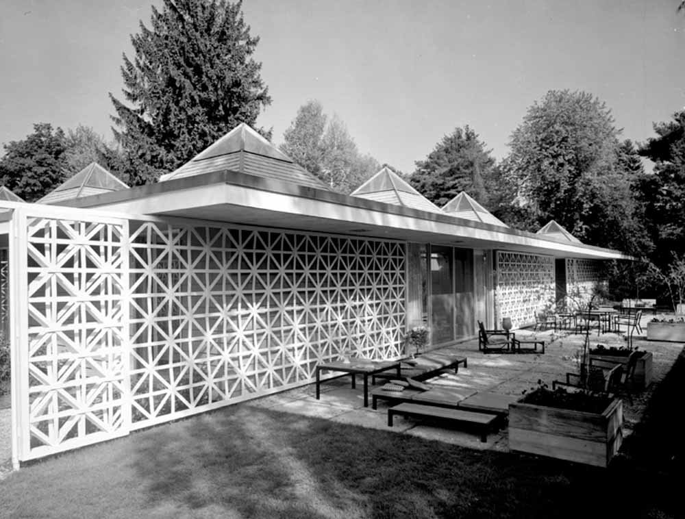 Edward D. Stone – Pedro E. Guerrero