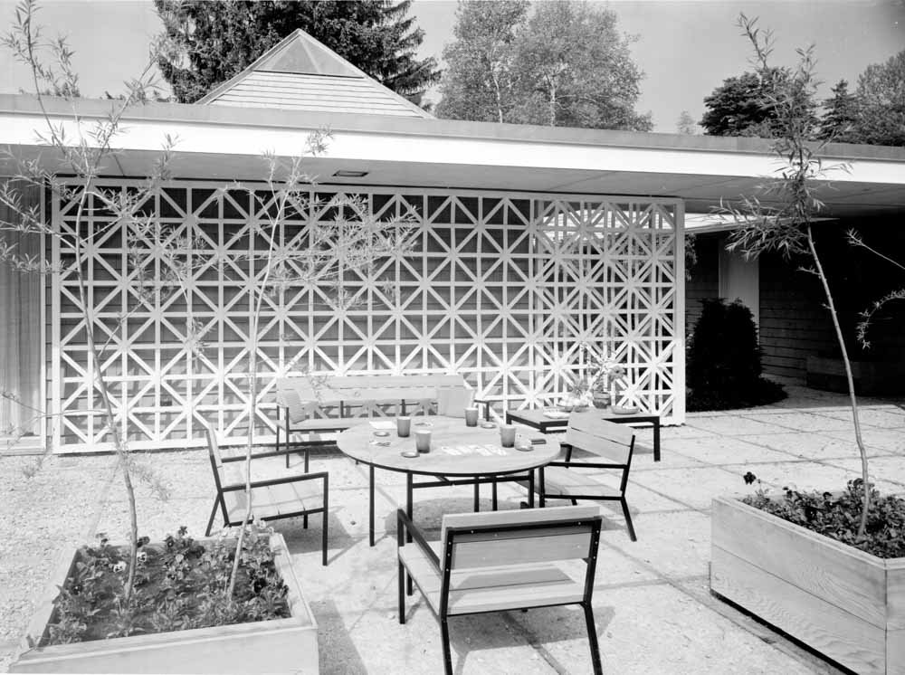 Edward D. Stone – Pedro E. Guerrero