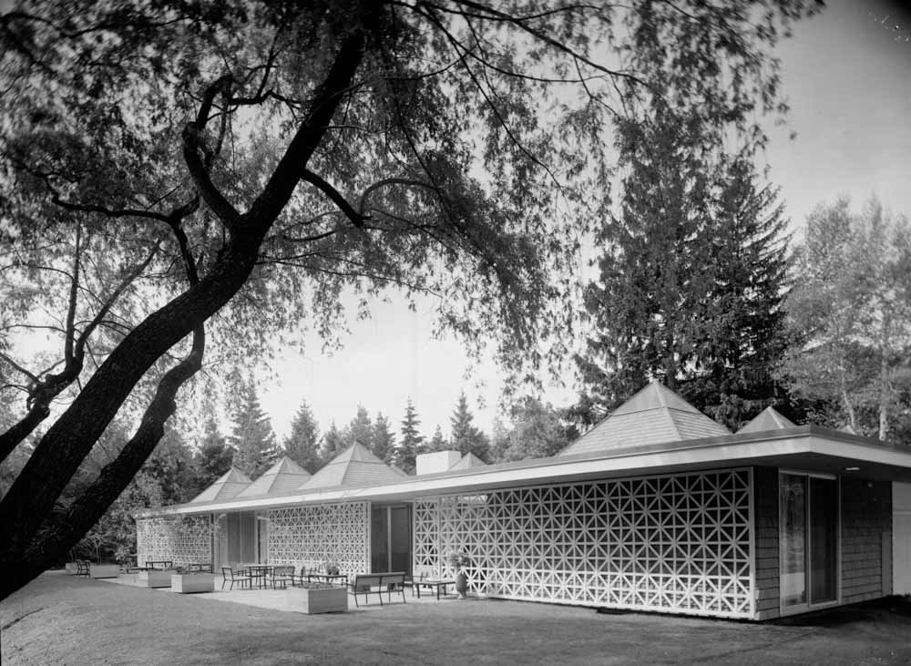 Edward D. Stone – Pedro E. Guerrero